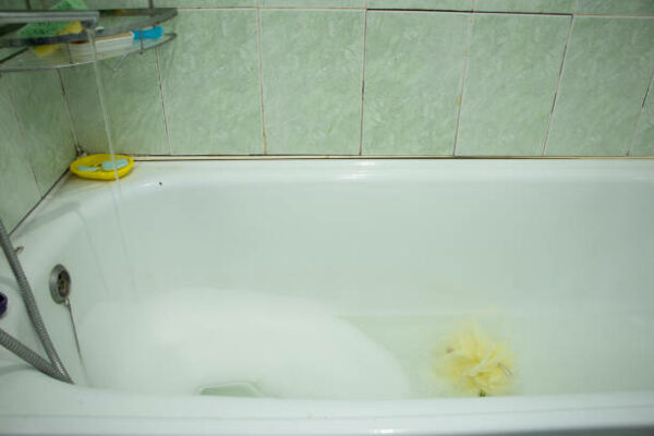 What Causes Rust Stains in Bathtubs and How to Remove Them - KJ Bath
