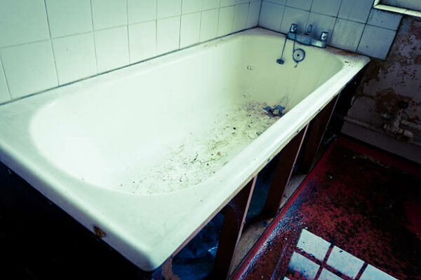 What Causes Rust Stains in Bathtubs and How to Remove Them - KJ Bath